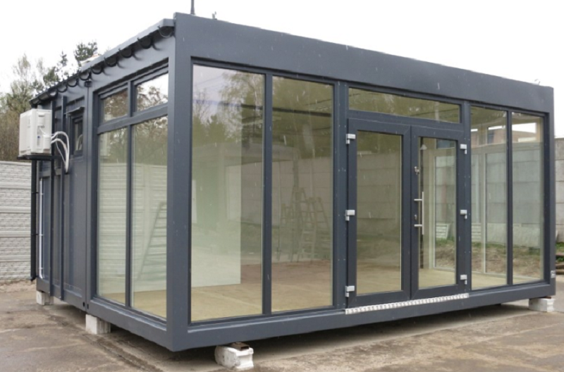 Conteneur à double module pour espace d'exposition et habitation ...